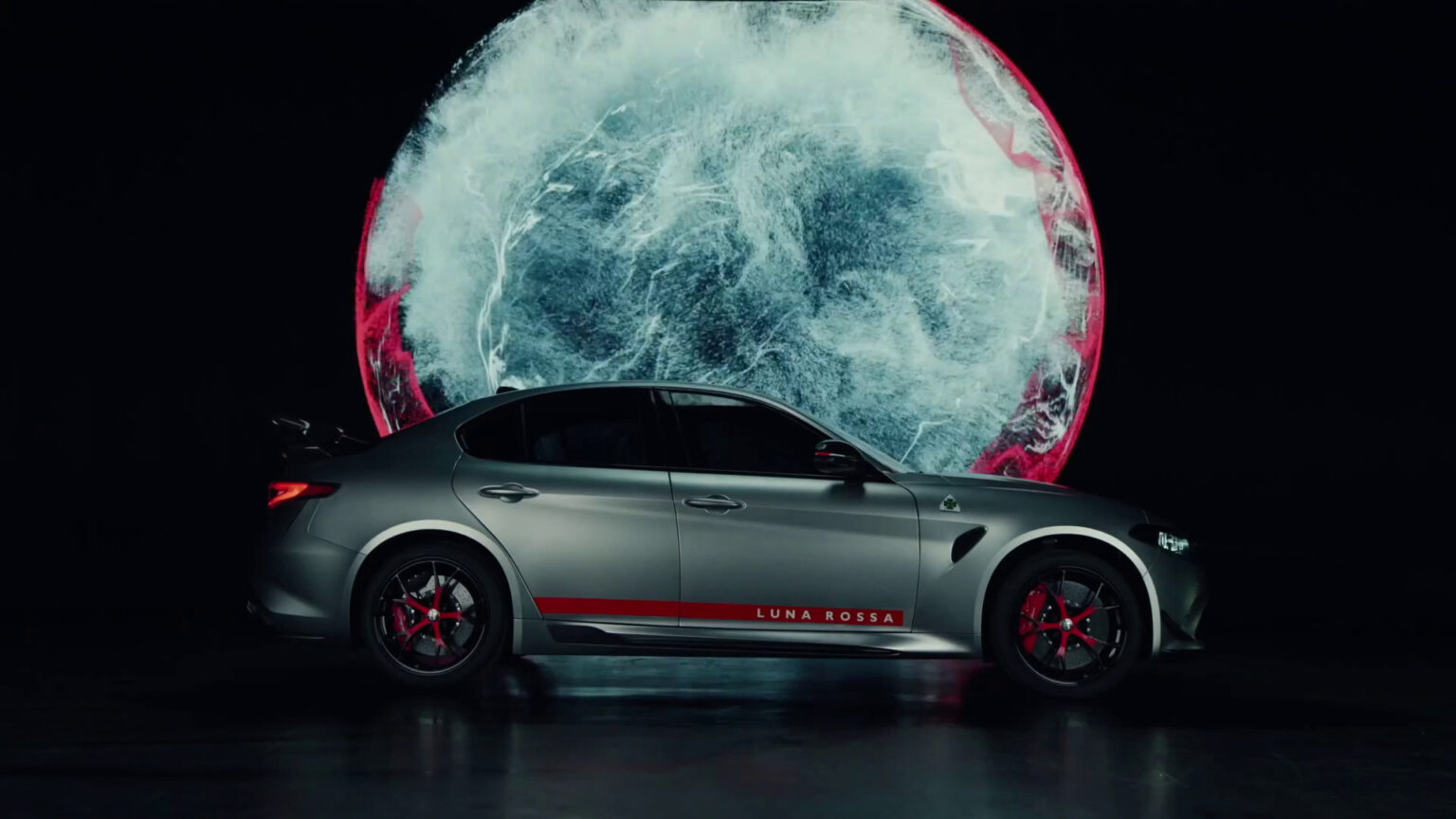 Alfa Romeo Giulia Quadrifoglio Luna Rossa, una limited edition da ...